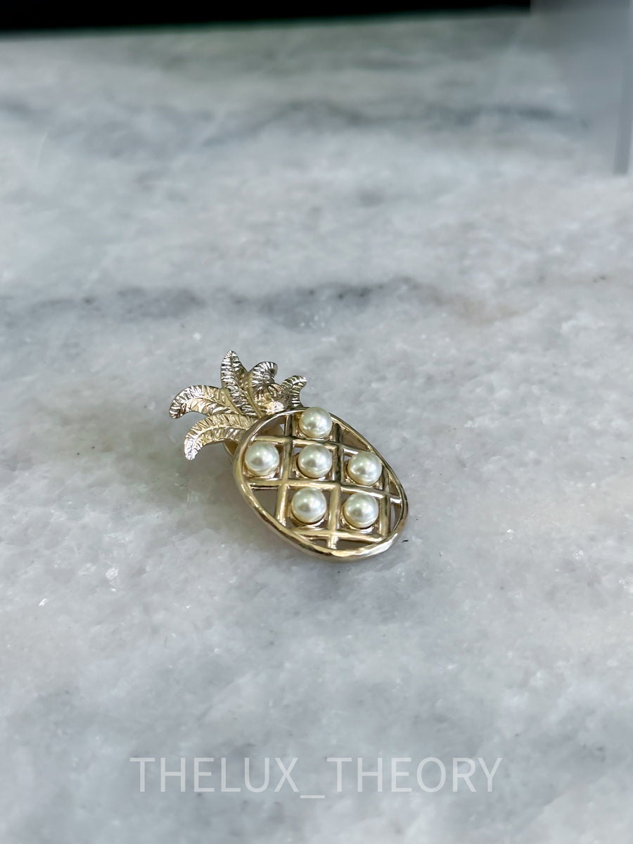 17C CC PINEAPPLE BROOCH – THE LUX THEORY